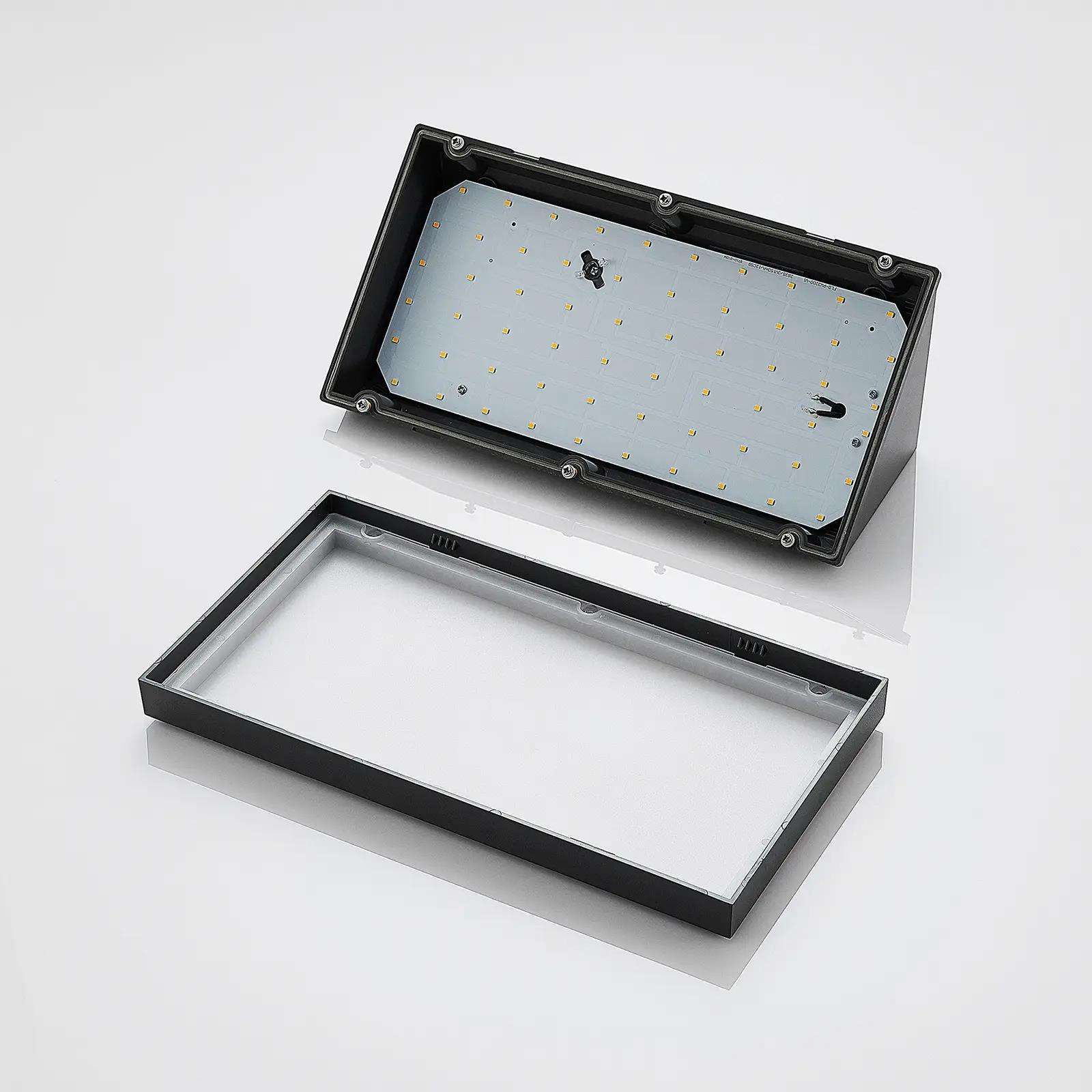 CE/CB/UKCA certified IP65 Waterproof LED Outdoor Wall Light Triangle ...