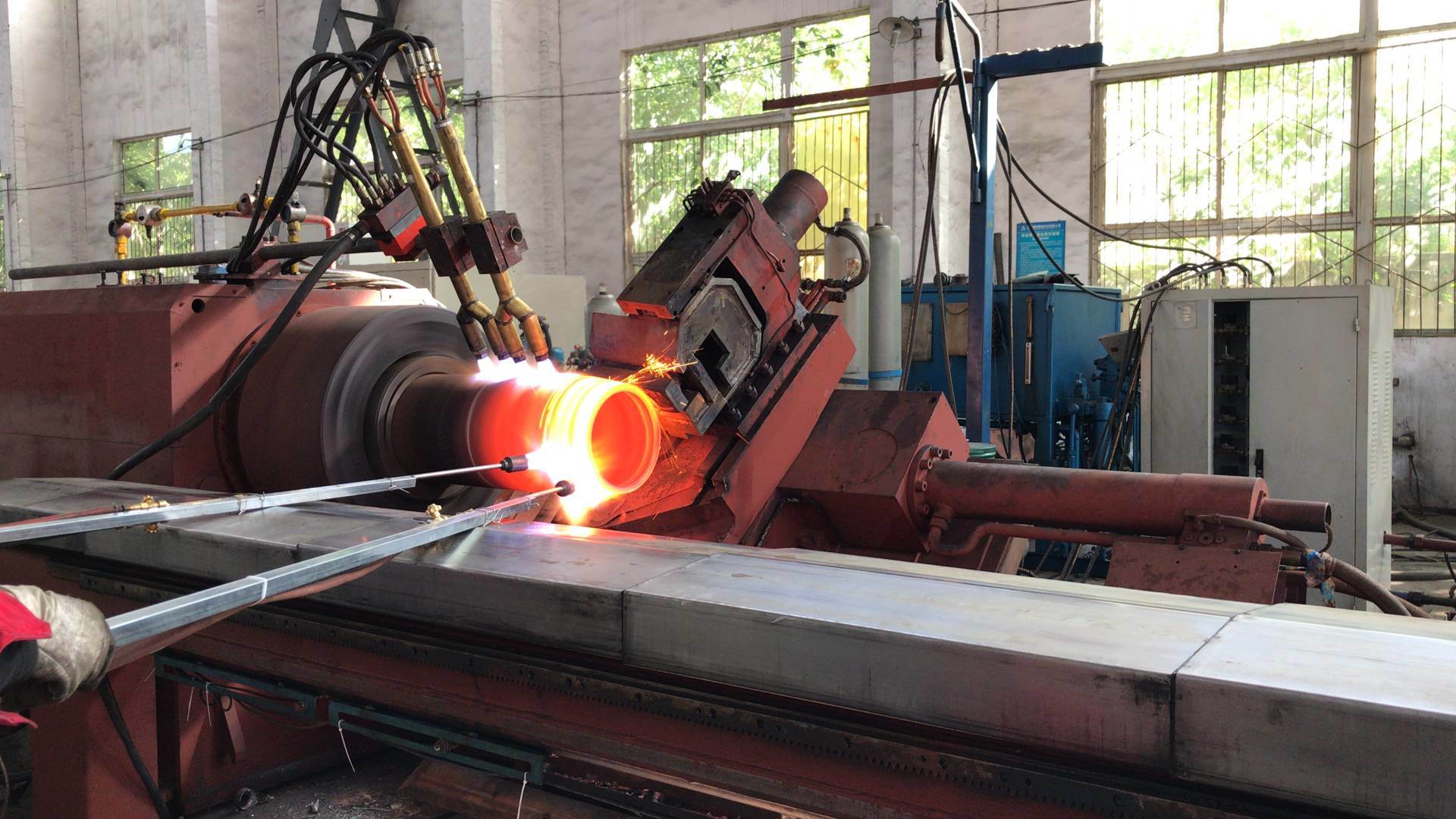 Gas Cylinder Hot Spinning Machine for Metal Cylinder Production