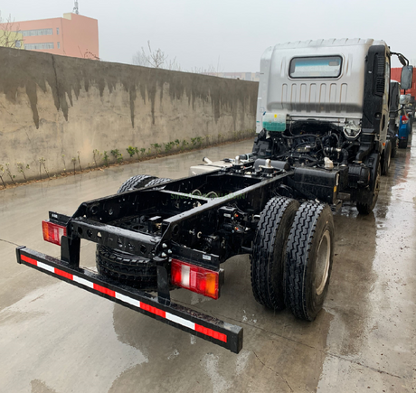 SINOTRUK HOWO 4×2 Cargo Chassis