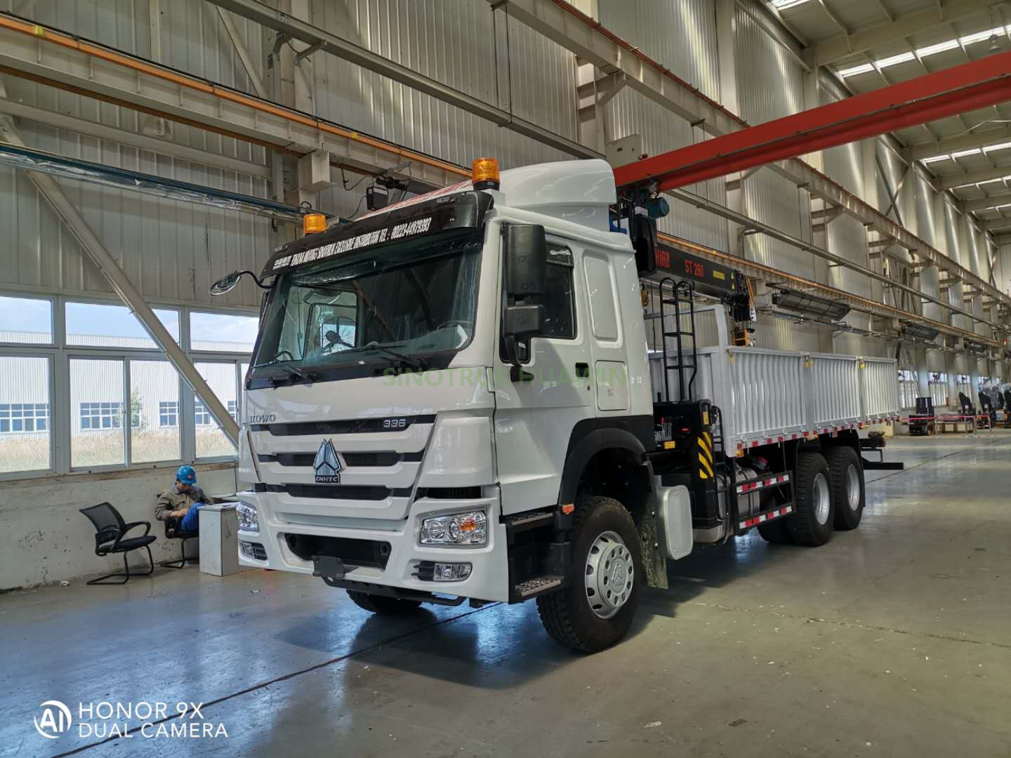 HOWO 6x4 Truck with HIAB 14T Crane - Buy truck with XCMG 14T Crane ...
